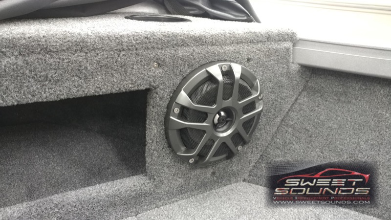 North Mankato Client Upgrades Crestliner Fish Hawk Stereo System